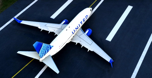 United Airlines "2019 livery" "N24706" PMDG B737-700 Scimitar winglets ...