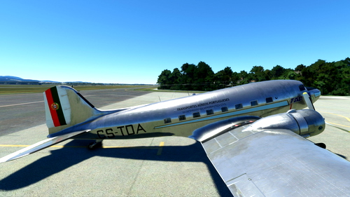 Douglas DC-3 TAP (Transportes Aéreos Portugueses) CS-TDA repaint for ...