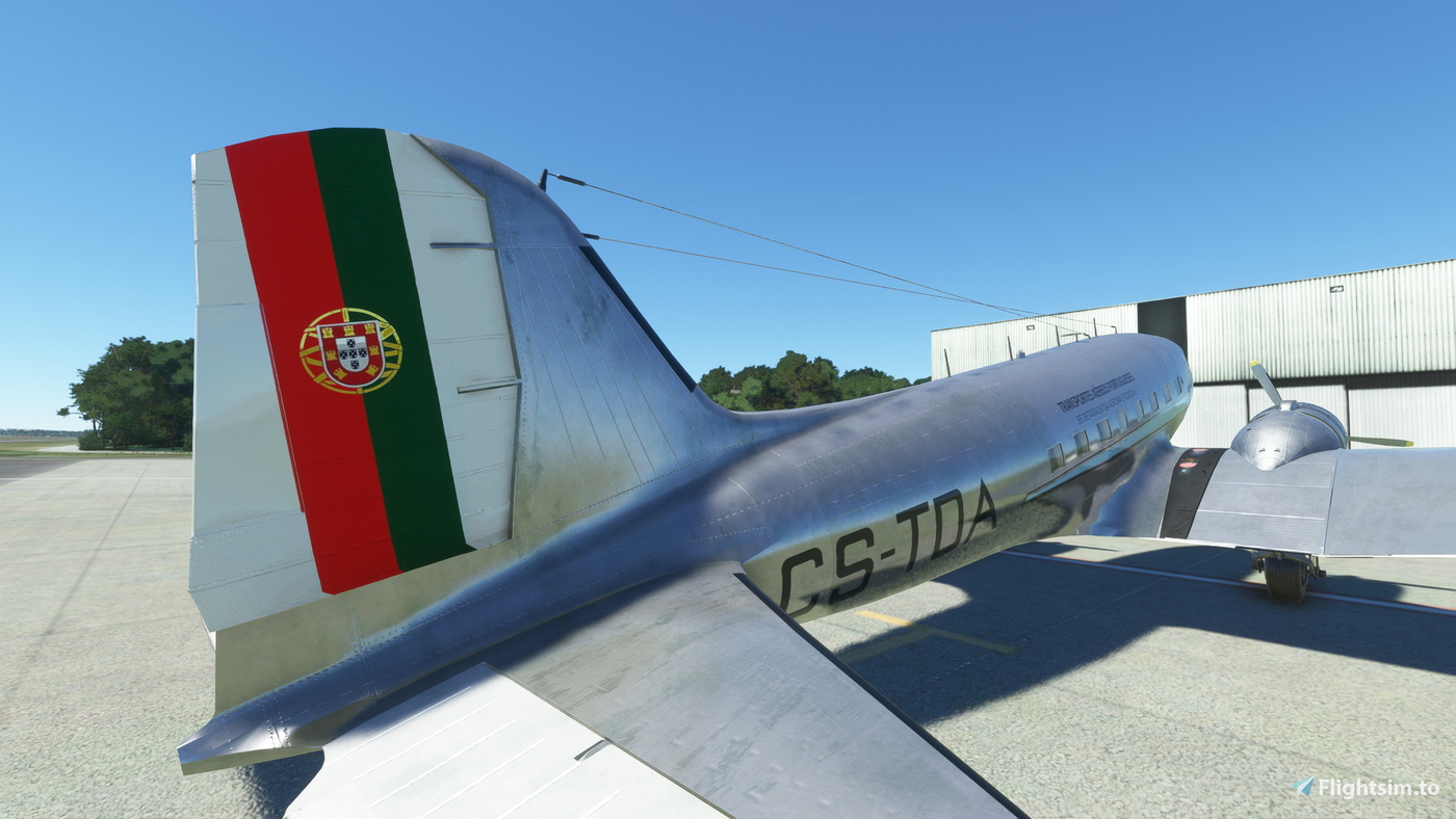 Douglas DC-3 TAP (Transportes Aéreos Portugueses) CS-TDA repaint for ...