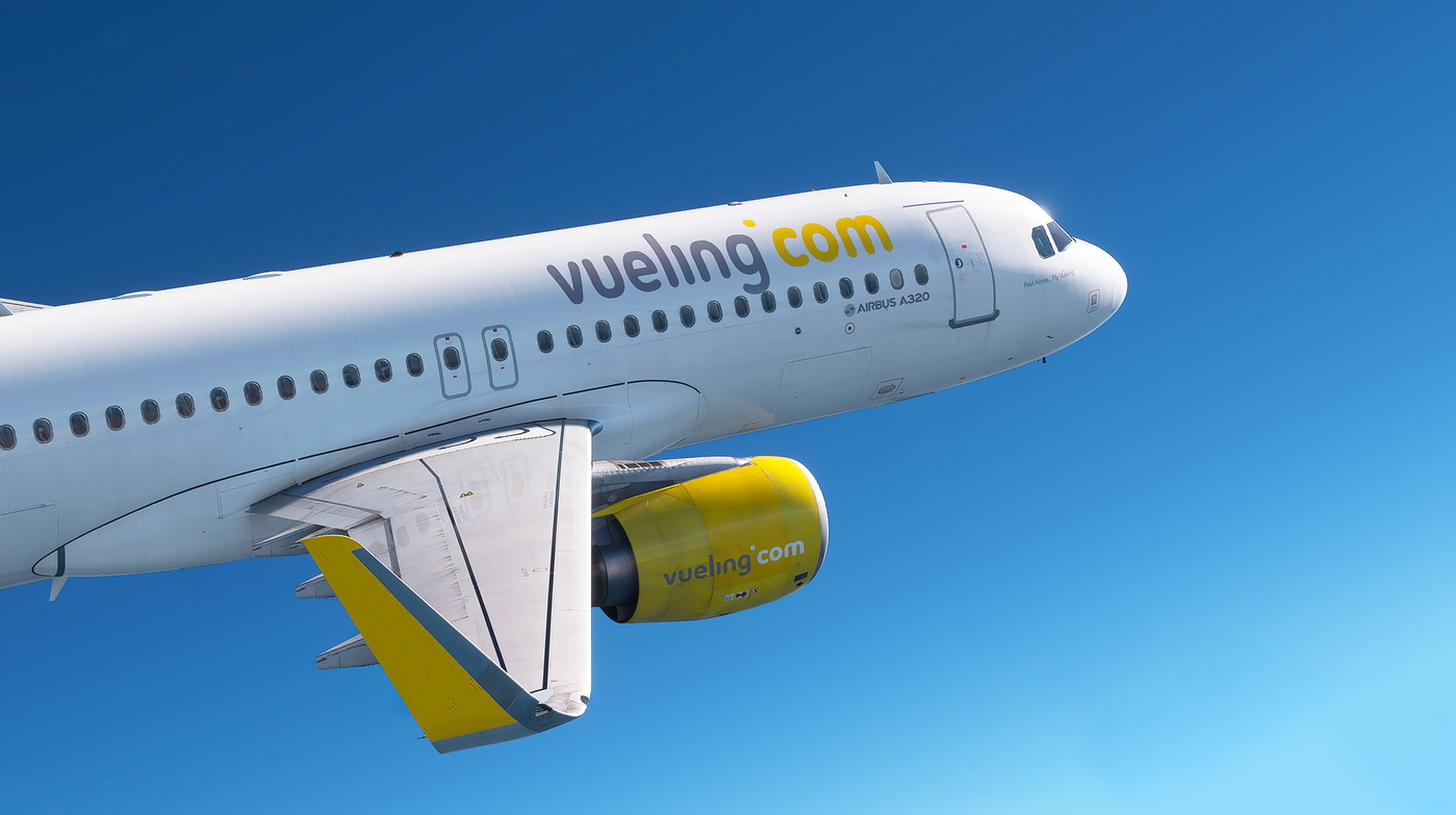 Vueling Logo