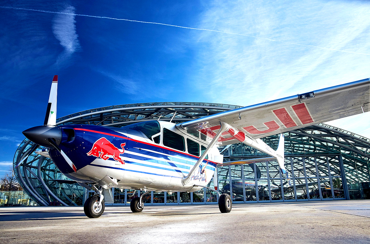 Liveries Requests - Cessna C337 Skymaster Red Bull Push Pull - Flightsim.to