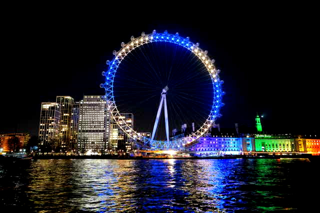 Scenery Requests - Famous landmarks light up in Ukrainian colors ...