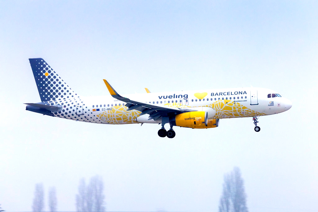 Liveries Requests - Livery 320 Fenix Vueling Barcelona EC-MNZ ...