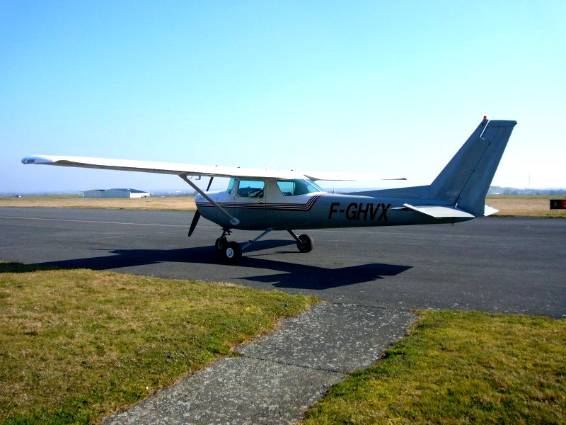 Liveries Requests - Cessna 152 F-GHVX - Flightsim.to