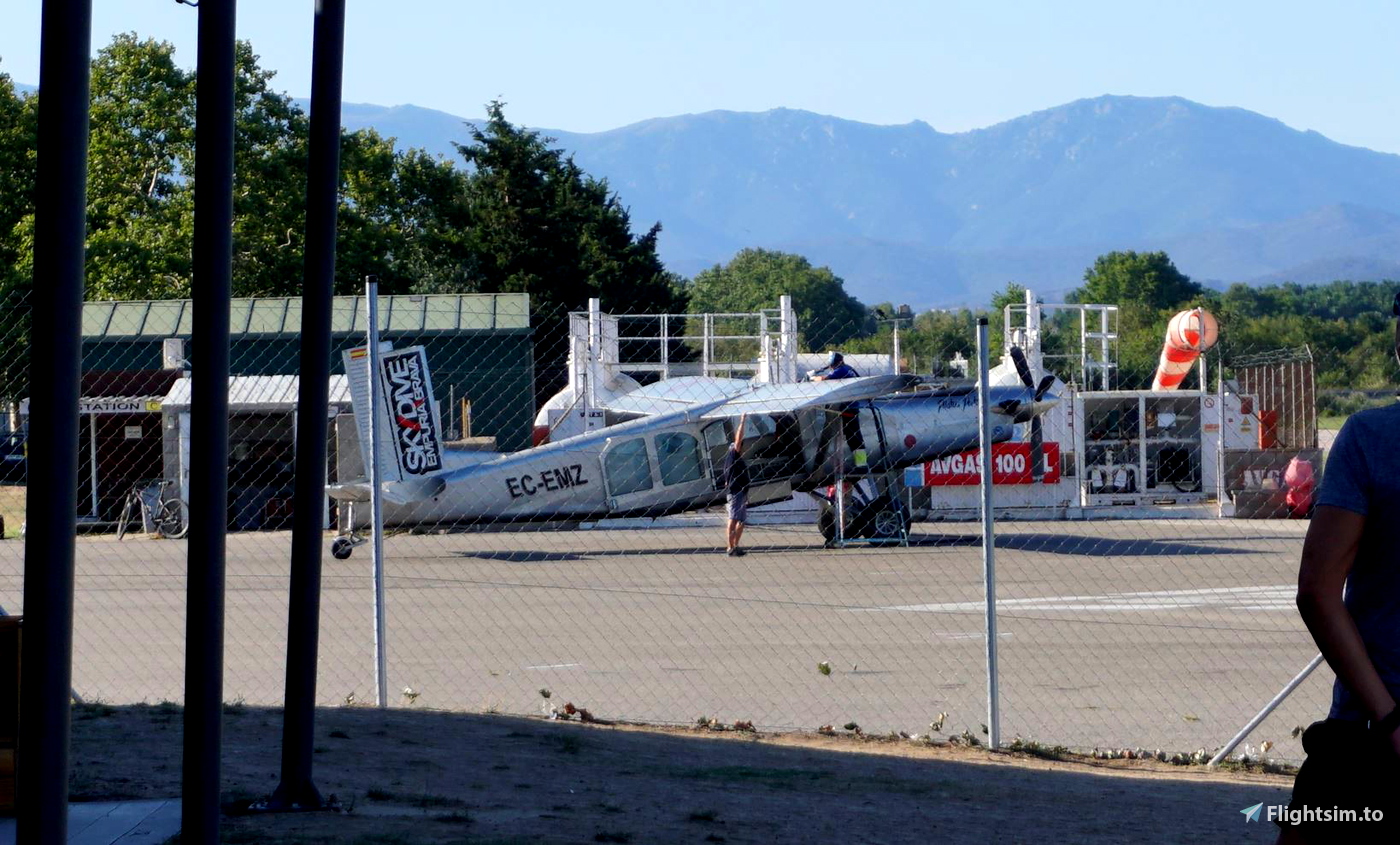 Liveries 请求 - Pilatus PC-6 Skydive Empuriabrava EC-EMZ (new silver ...
