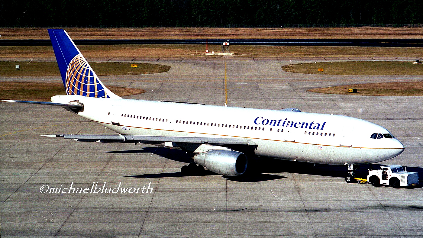Liveries Demandes - Inibuilds a300 Continental livery - Flightsim.to