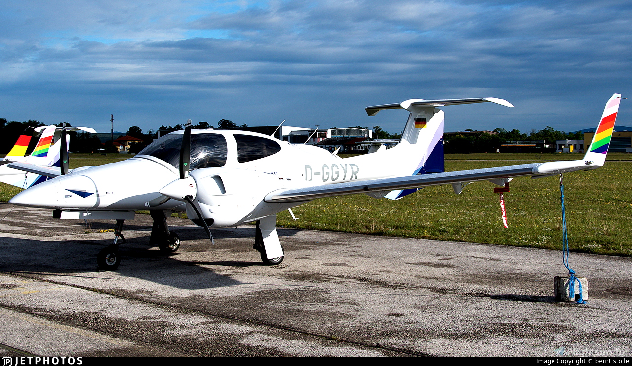 Liveries Requests - New DA42 of European Flight Academy - Flightsim.to