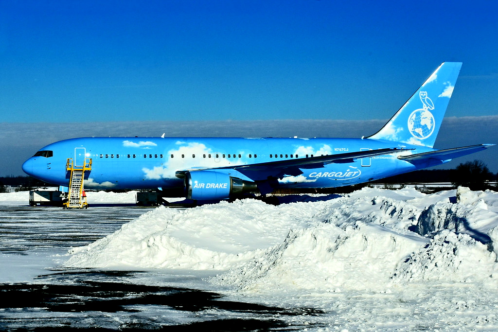 Liveries Anfragen - Air Drake 767 both New and Old liveries. (Designed ...