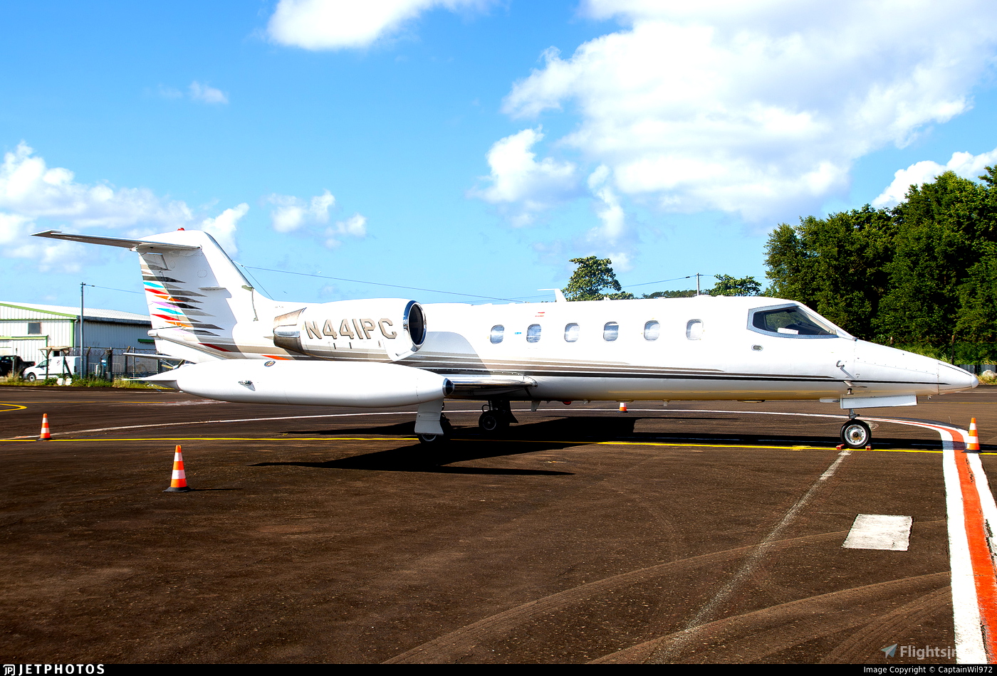 Liveries Requests - REVA Air Ambulance Learjet 35 N441PC - Flightsim.to