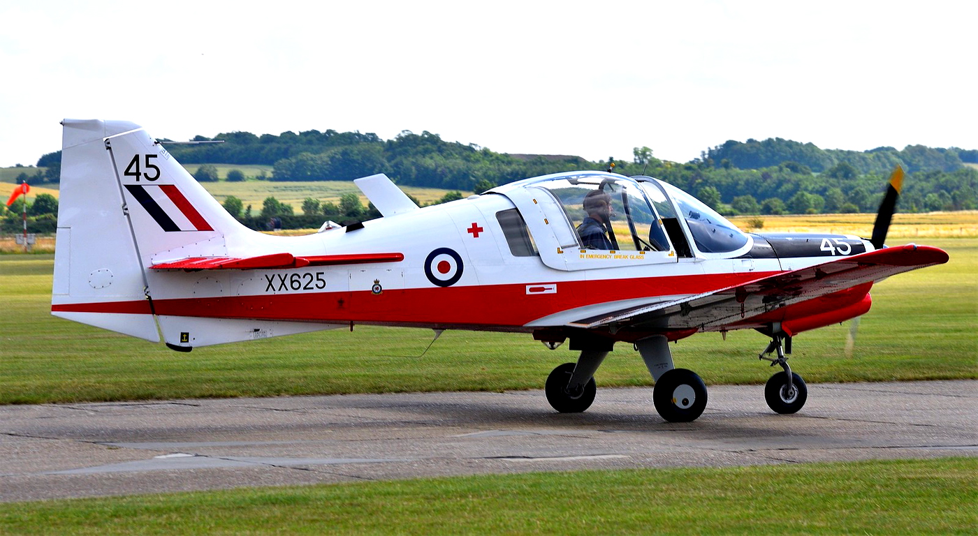 Liveries Requests - RAF Bulldog scheme for Robin DR400 - Flightsim.to