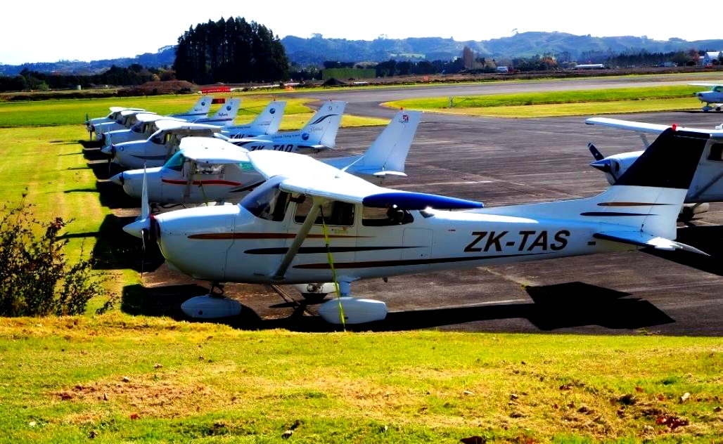 Liveries Requests - ZK-TAS new livery for C172 steam gauge - Flightsim.to