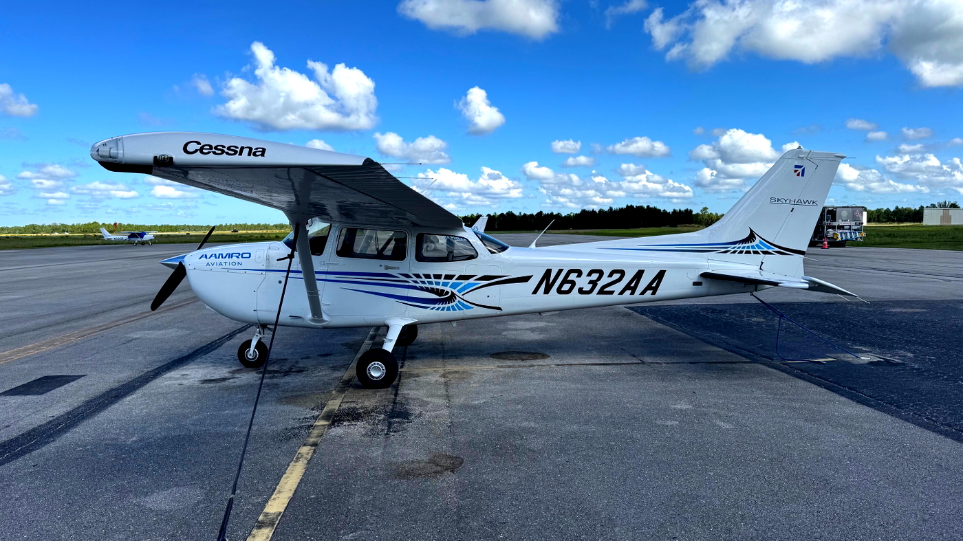 Liveries Demandes - Asobo C172S G1000 - N632AA - Aamro Aviation ...